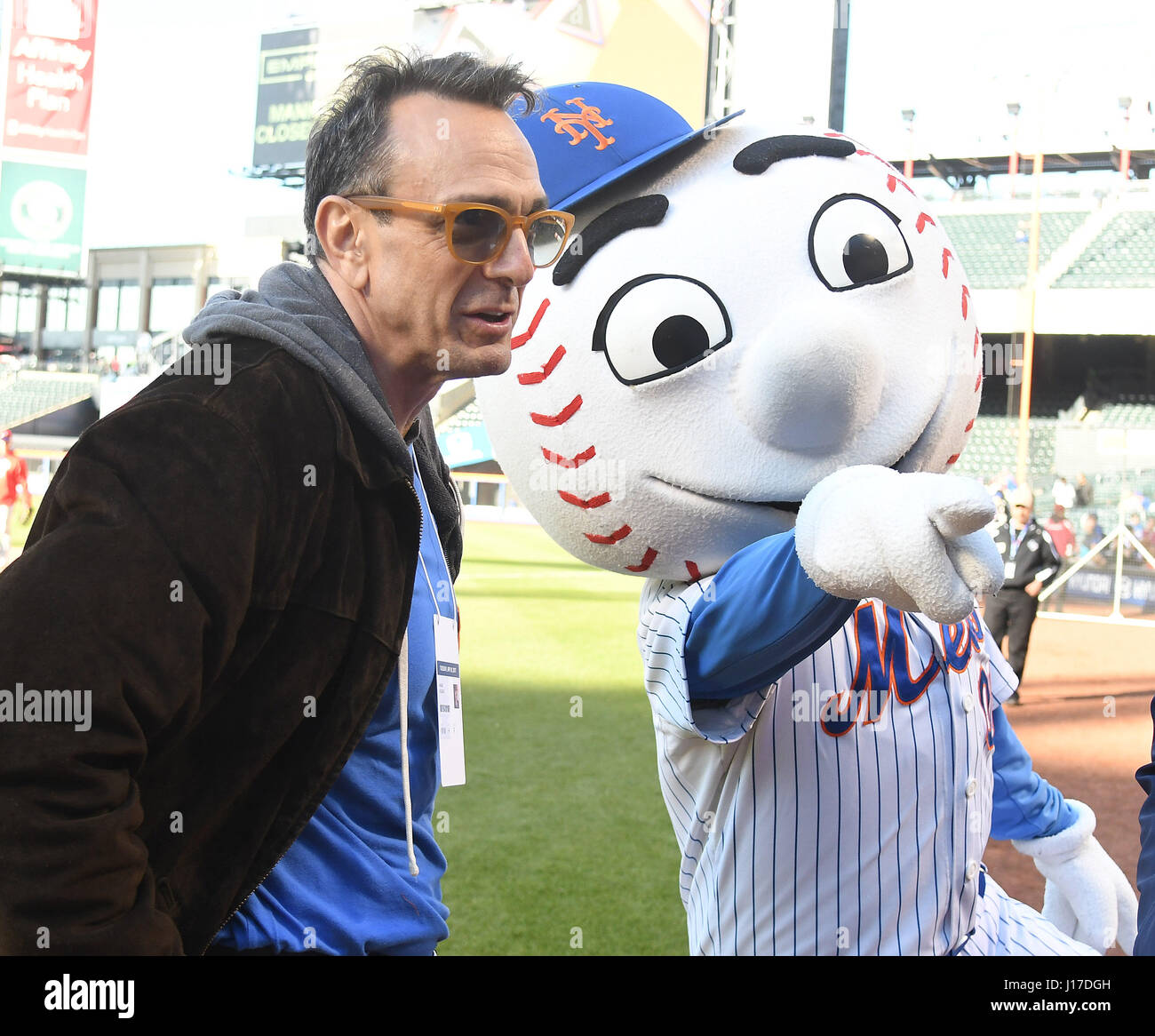 New York, NY, USA. 18th Apr, 2017. Actor Hank Azaria visits Citi-Field ...