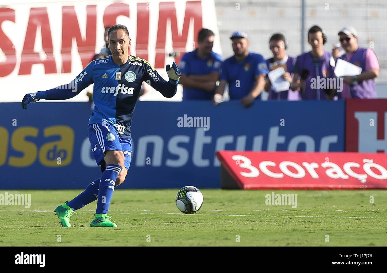 Campinas, Brazil. 16th Apr, 2017. The goalkeeper Fernando Prass, the SE ...