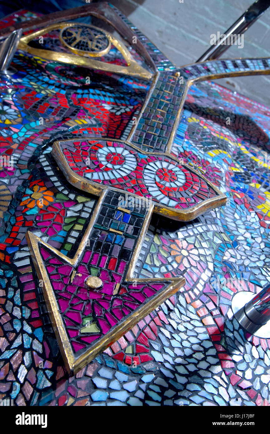 Artist Guy Portelli, known for his appearance on Dragon’s Den, will ...