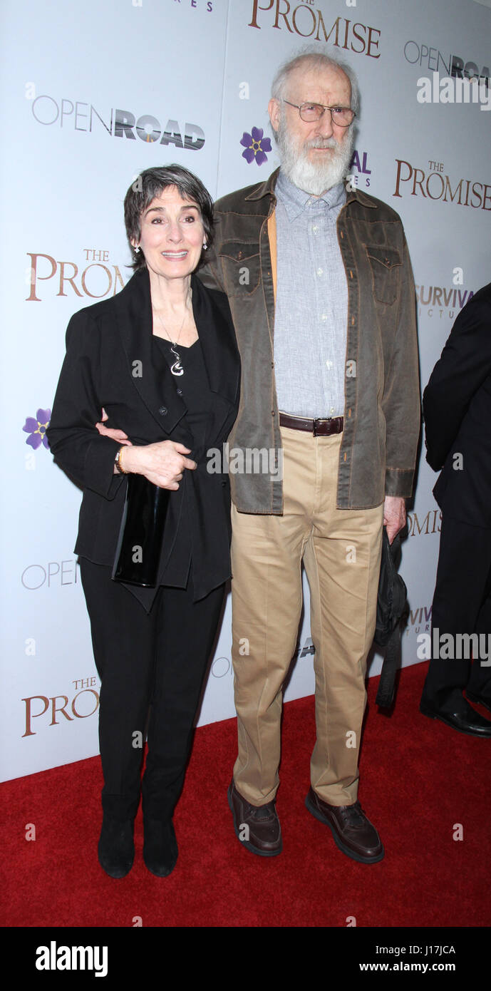 Anna stuart and james cromwell hi-res stock photography and images - Alamy