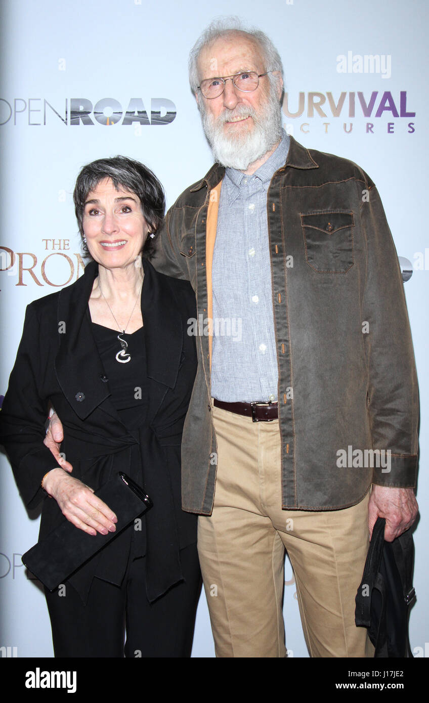 Anna stuart and james cromwell hi-res stock photography and images - Alamy