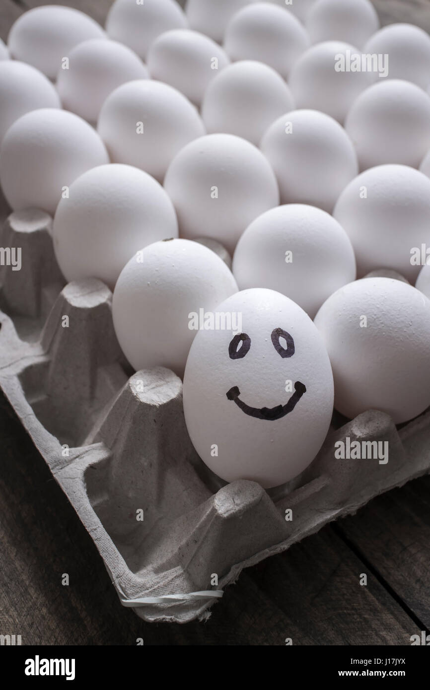 One egg and smiley face hi-res stock photography and images - Alamy