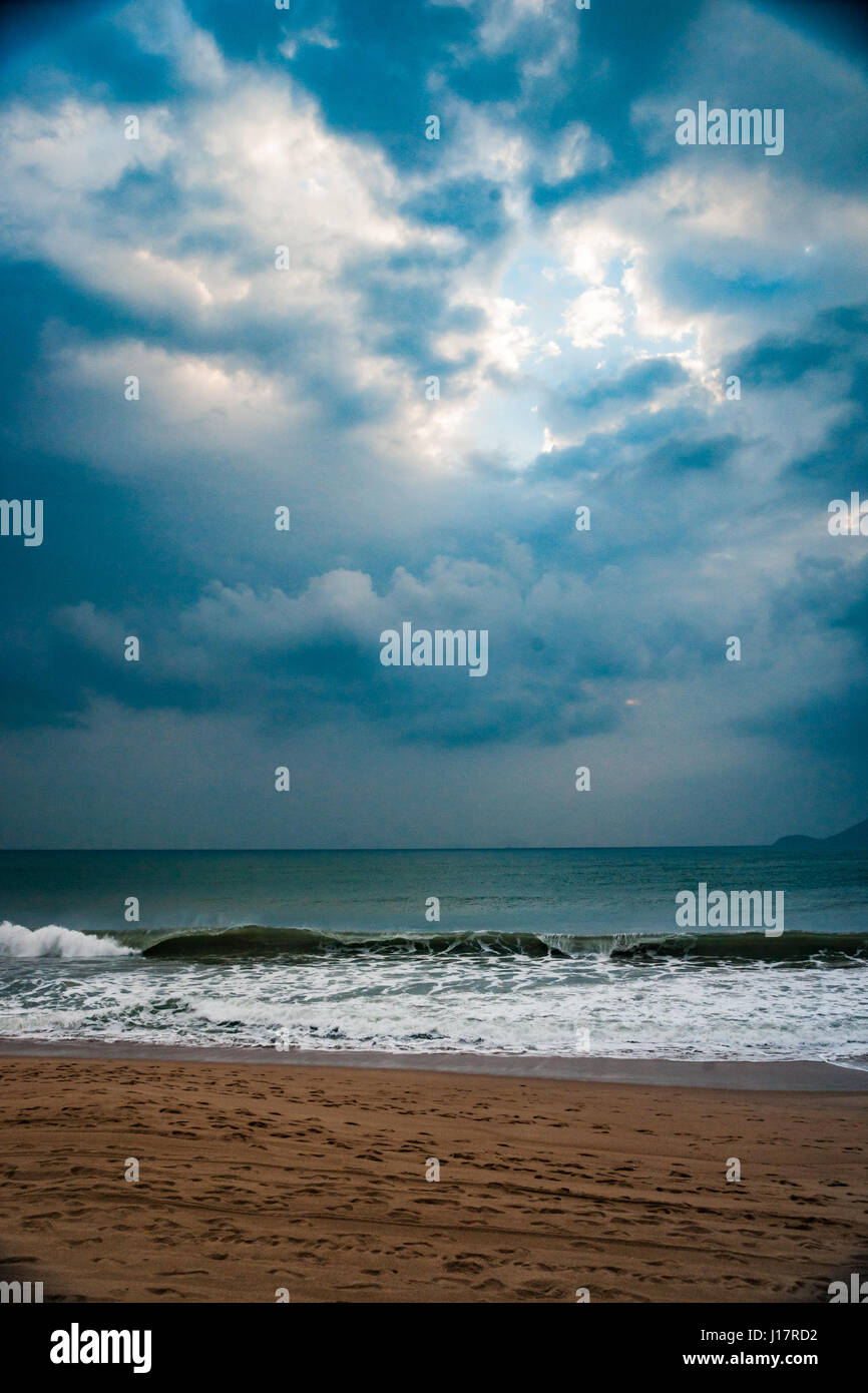 Twilight period hi-res stock photography and images - Alamy