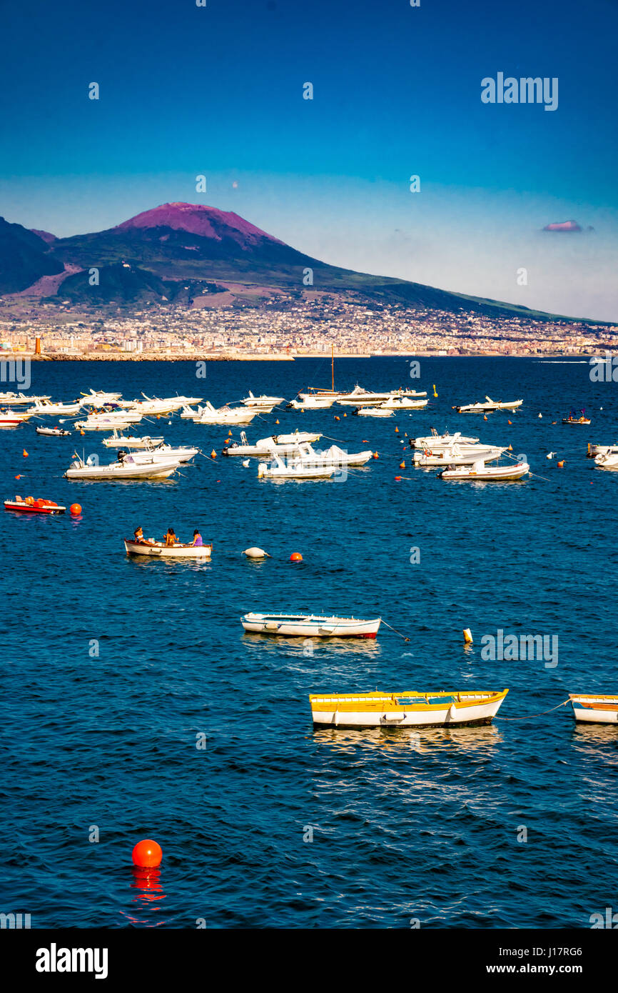 Gulf naples vesuvio castle hi-res stock photography and images - Alamy