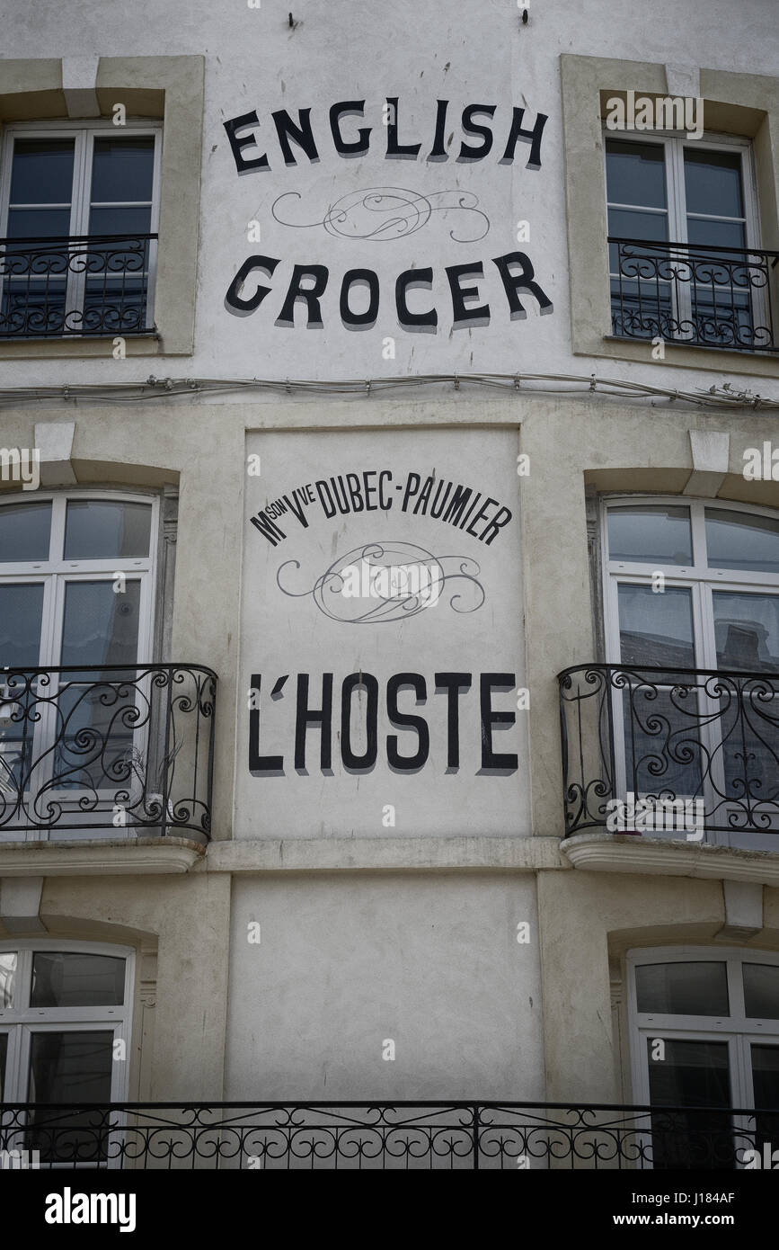 Old grocery sign hi-res stock photography and images - Alamy