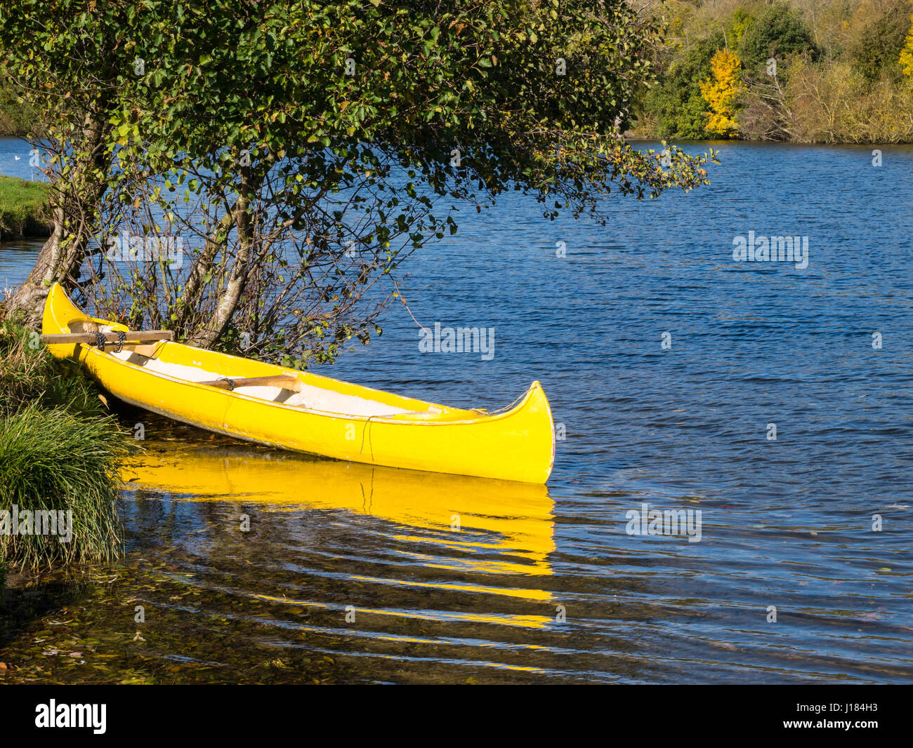 Canoe river hi-res stock photography and images - Alamy