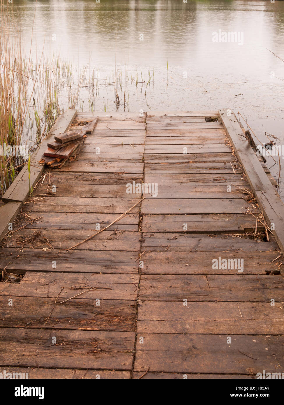 Wet weather rain platform hi-res stock photography and images - Alamy