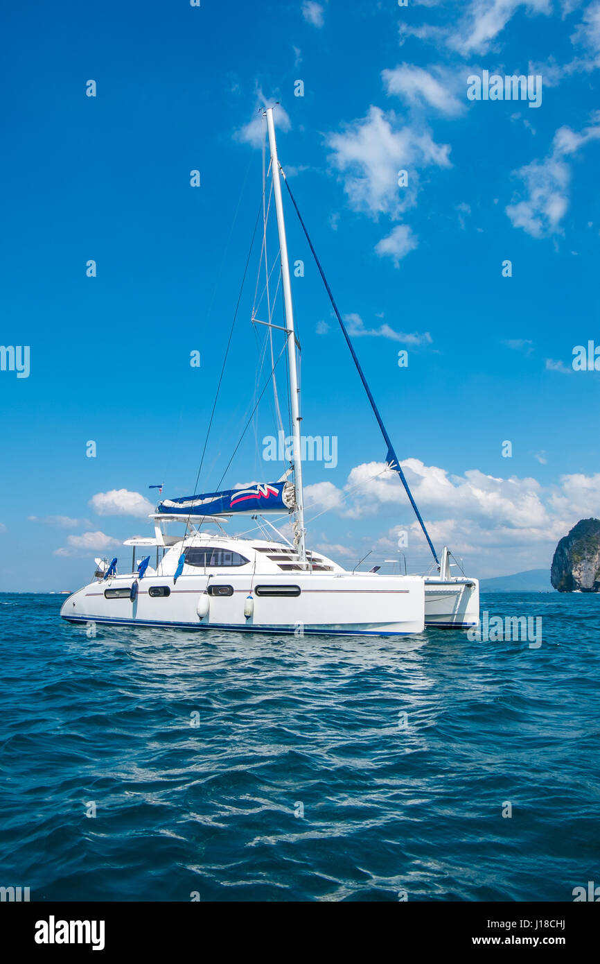 Yatch hi-res stock photography and images - Alamy