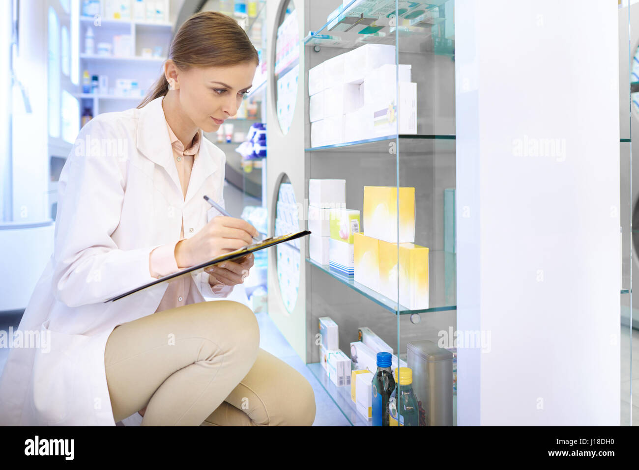 Doing inventory hi-res stock photography and images - Alamy