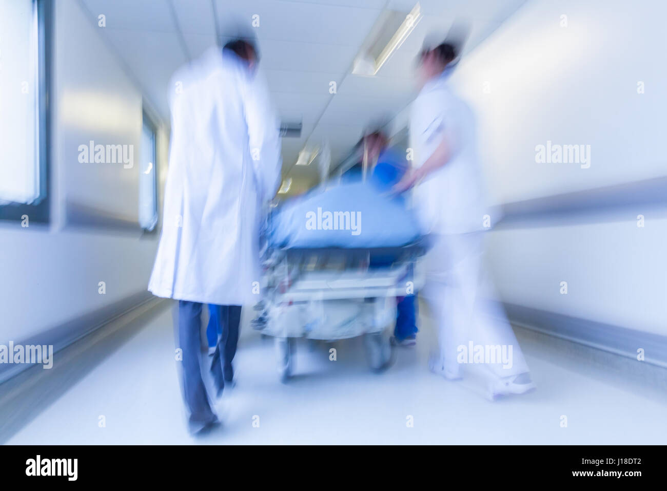 Hospital patient on gurney being hi-res stock photography and images ...