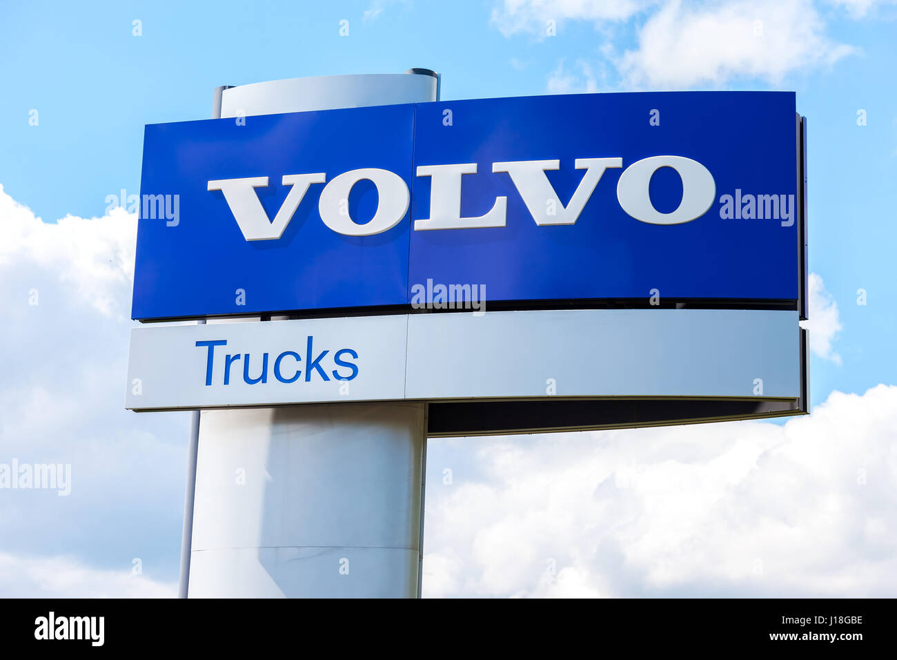 Volvo dealer dealership store hi-res stock photography and images - Alamy