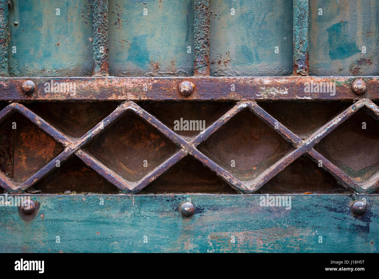 Iron gate detail close hi-res stock photography and images - Alamy