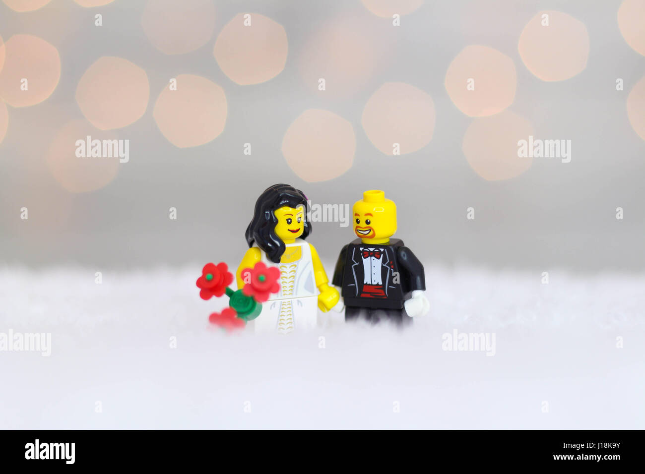 Lego wedding couple hi-res stock photography and images - Alamy