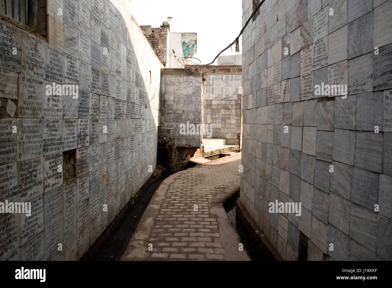 Kunj gali narrow lane, vrindavan, mathura, uttar pradesh, india, asia ...