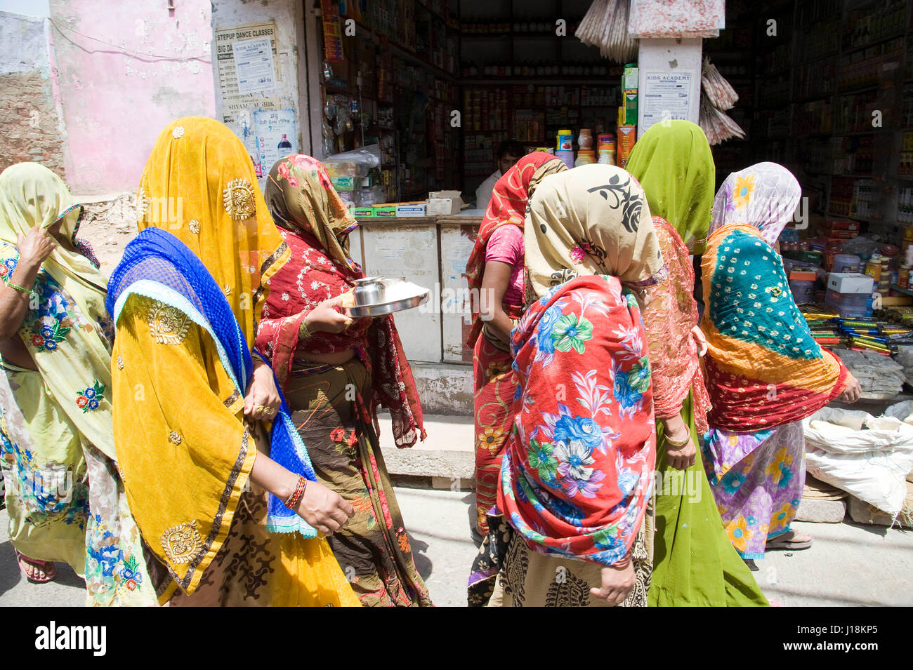 Woman going radha kund and shyama kund, mathura, uttar pradesh, india ...