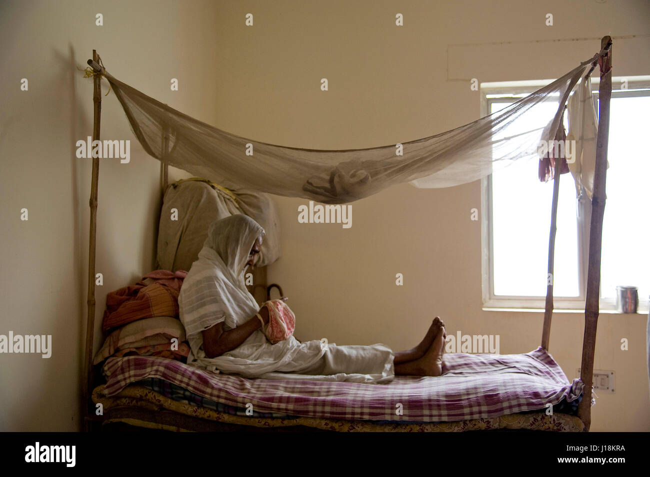 Woman of vidhwa mahila ashram, mathura, uttar pradesh, india, asia ...