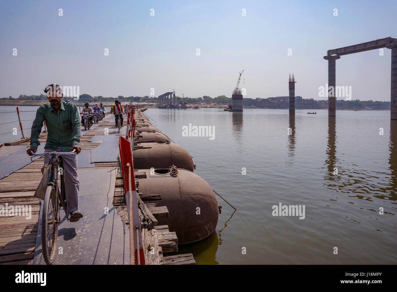 Floating bridge india High Resolution Stock Photography and Images - Alamy