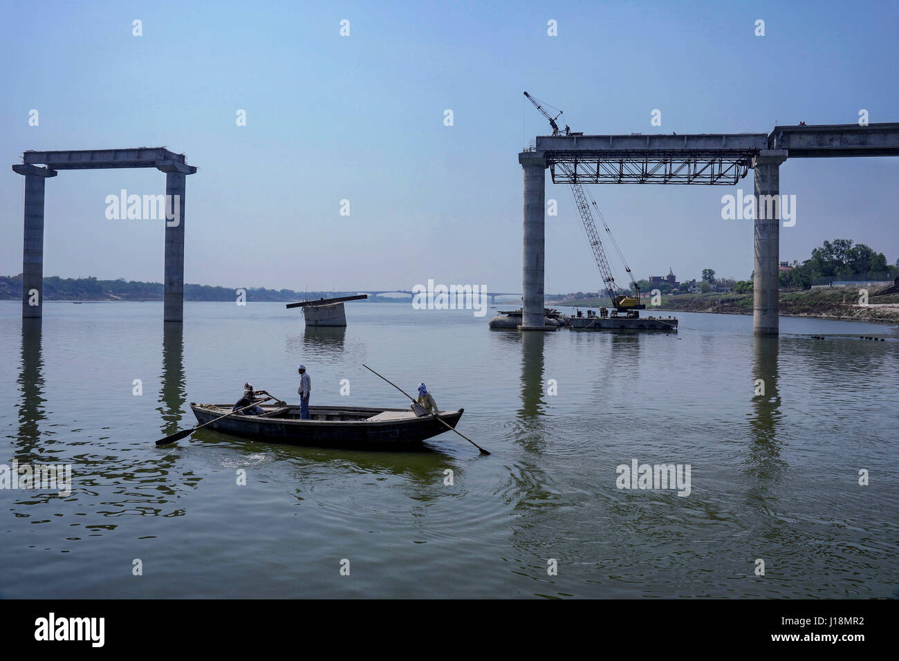 Bridge construction, varanasi, uttar pradesh, india, asia Stock Photo ...