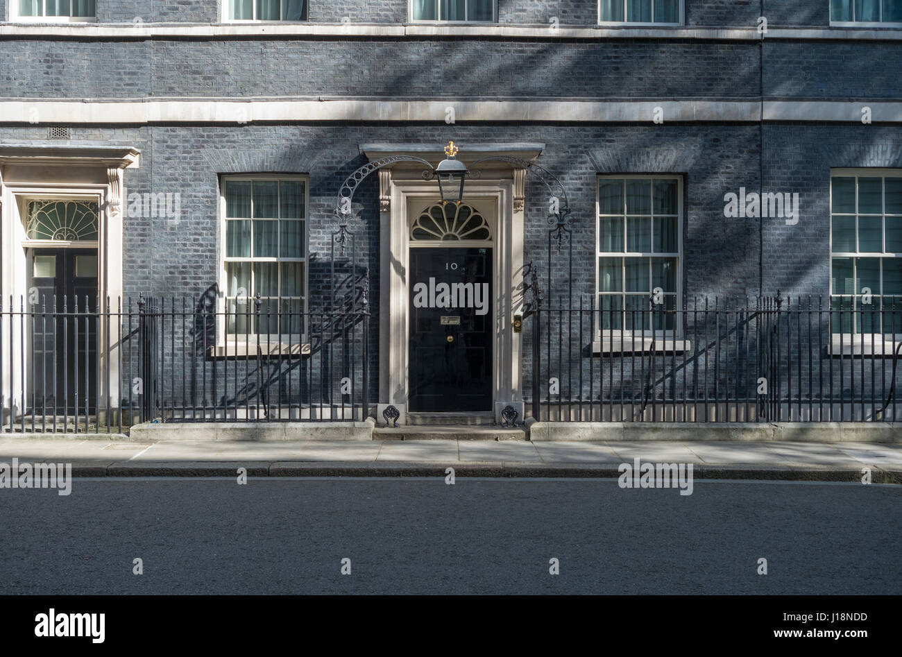 Outside No 10 Downing Street High Resolution Stock Photography and ...