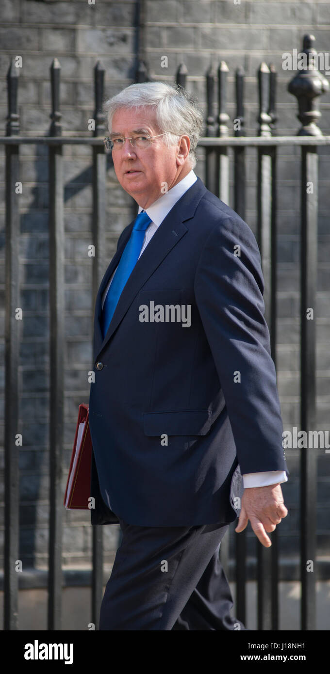 Downing Street, London UK. 18th April, 2017. Sir Michael Fallon arrives ...