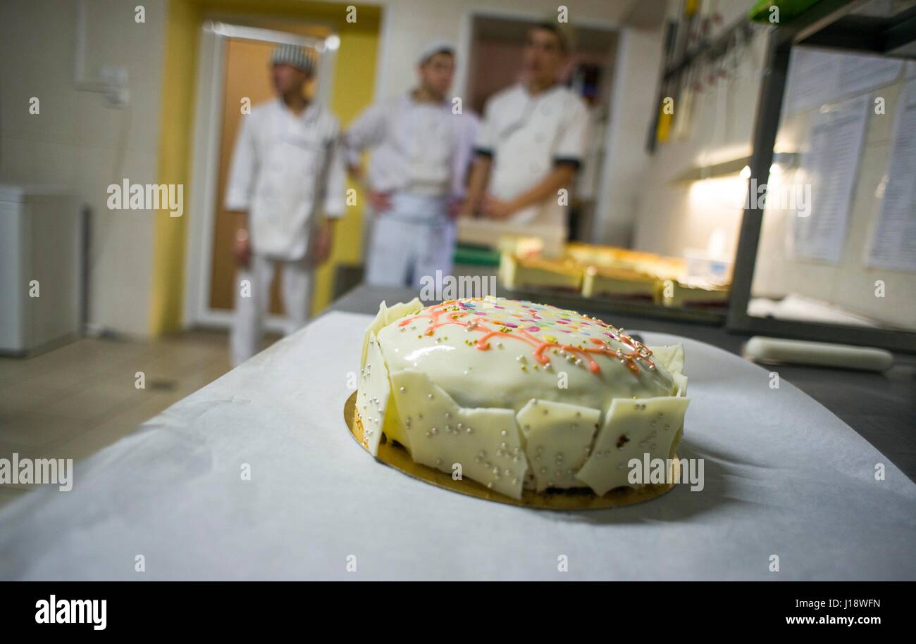 Cake at the bakery Stock Photo - Alamy