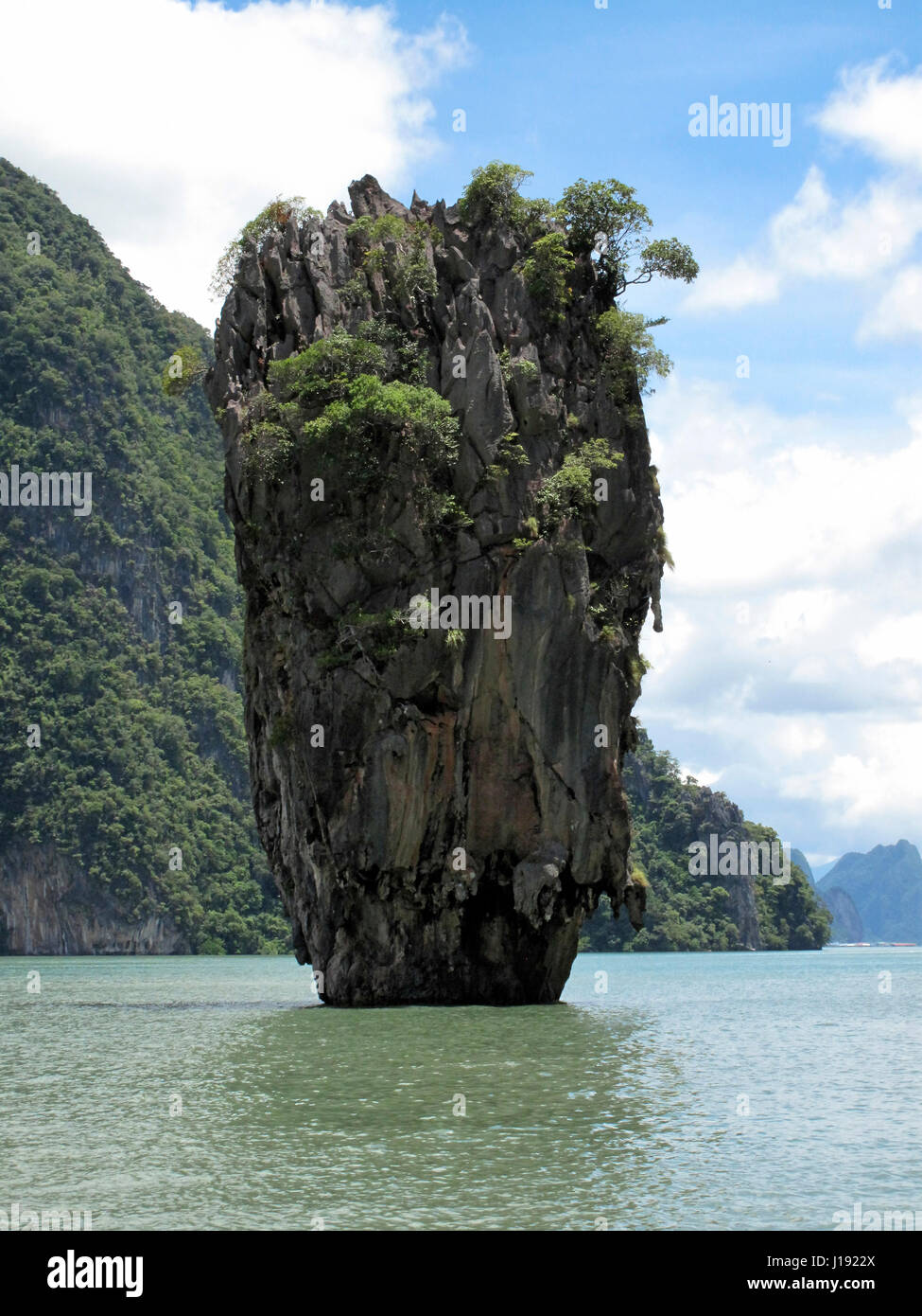 James Bond Island 007 (Koh Tapu) Phang Nga Bay Thailand. Khao Phing Kan ...