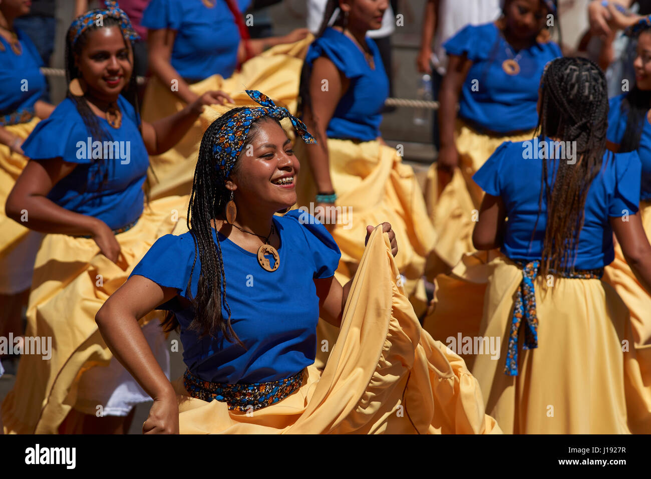Group of dancers of Africa descent (Afrodescendiente) performing at the ...