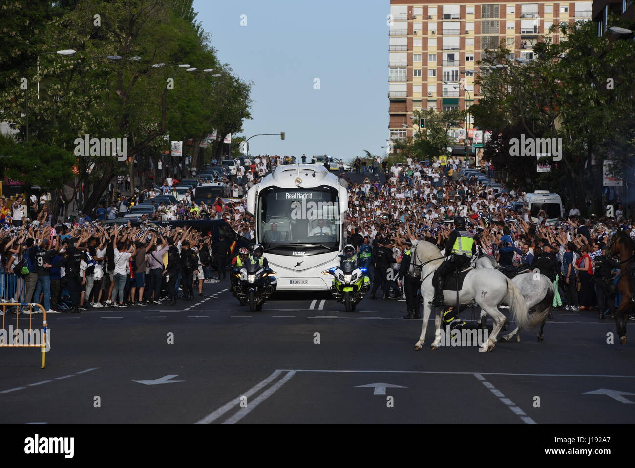 Thousands of fans lined the streets to welcome Real Madrid's players ...