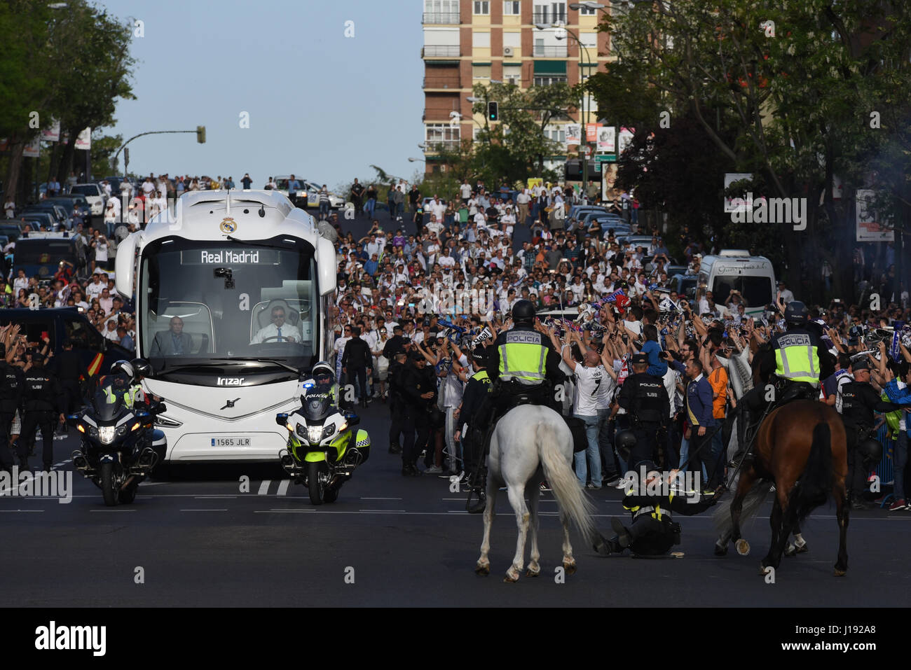 Thousands of fans lined the streets to welcome Real Madrid's players ...