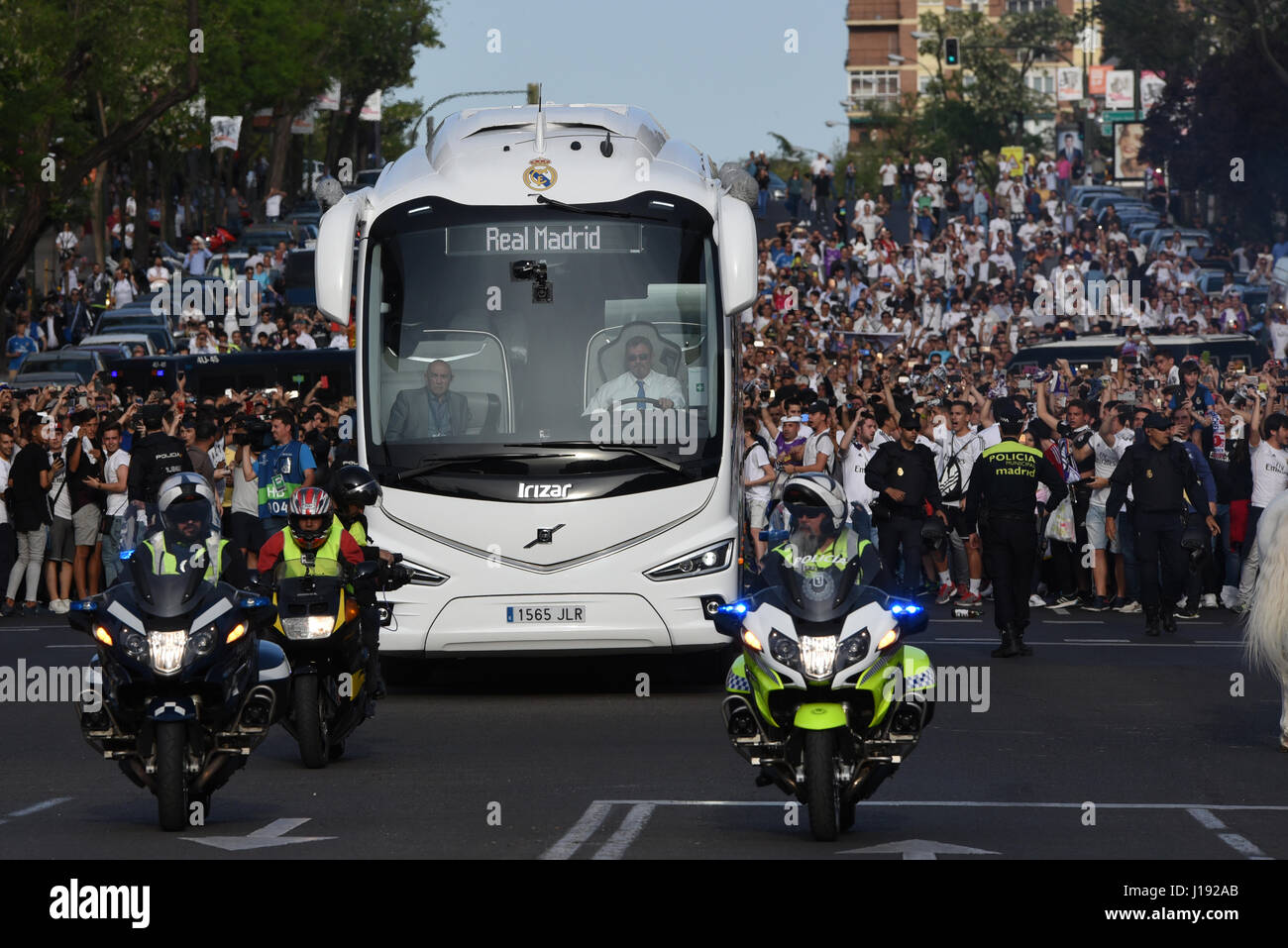Thousands of fans lined the streets to welcome Real Madrid's players ...