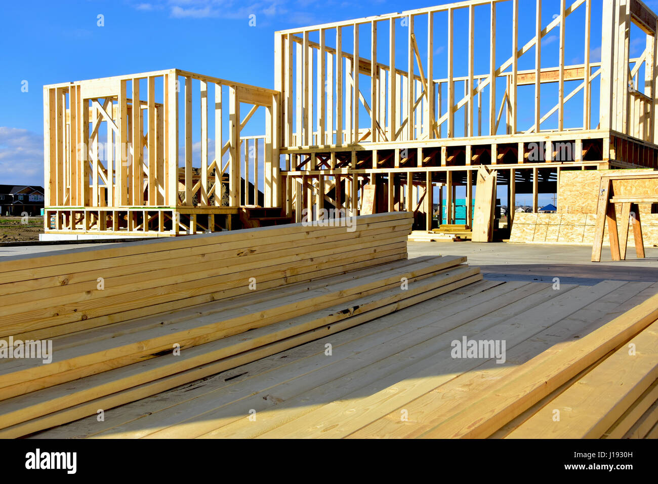 Wood frame residential home under construction Stock Photo - Alamy