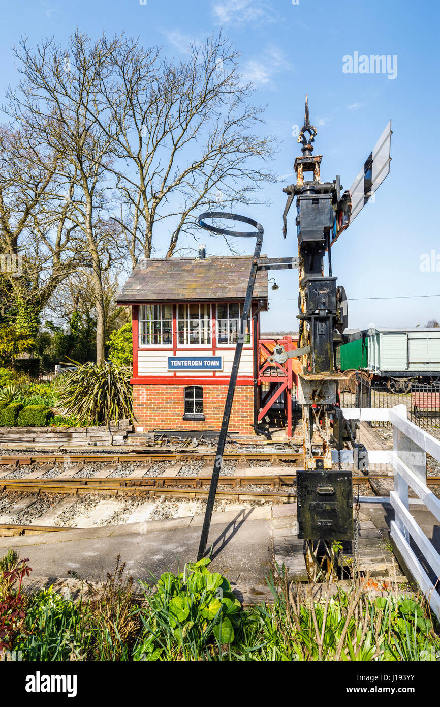 Old fashioned signal box hi-res stock photography and images - Alamy