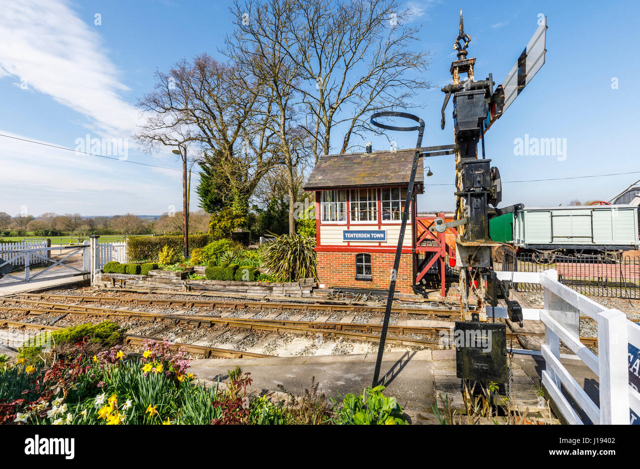 Traditional old-fashioned signal box and railway signal, Tenterden Town ...