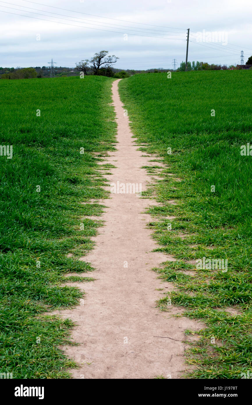 Public footpath across a field hi-res stock photography and images - Alamy
