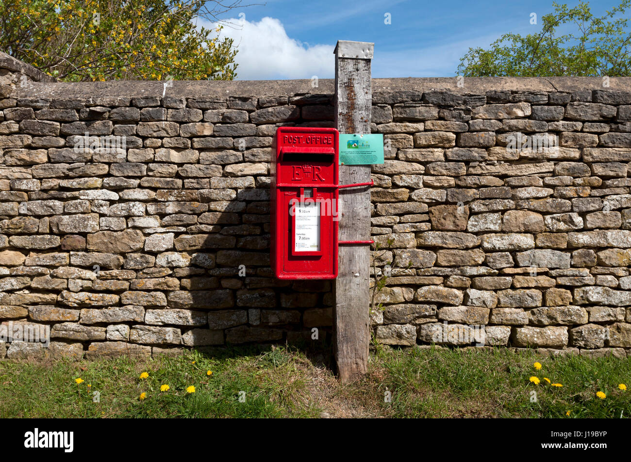British letter box uk hi-res stock photography and images - Alamy