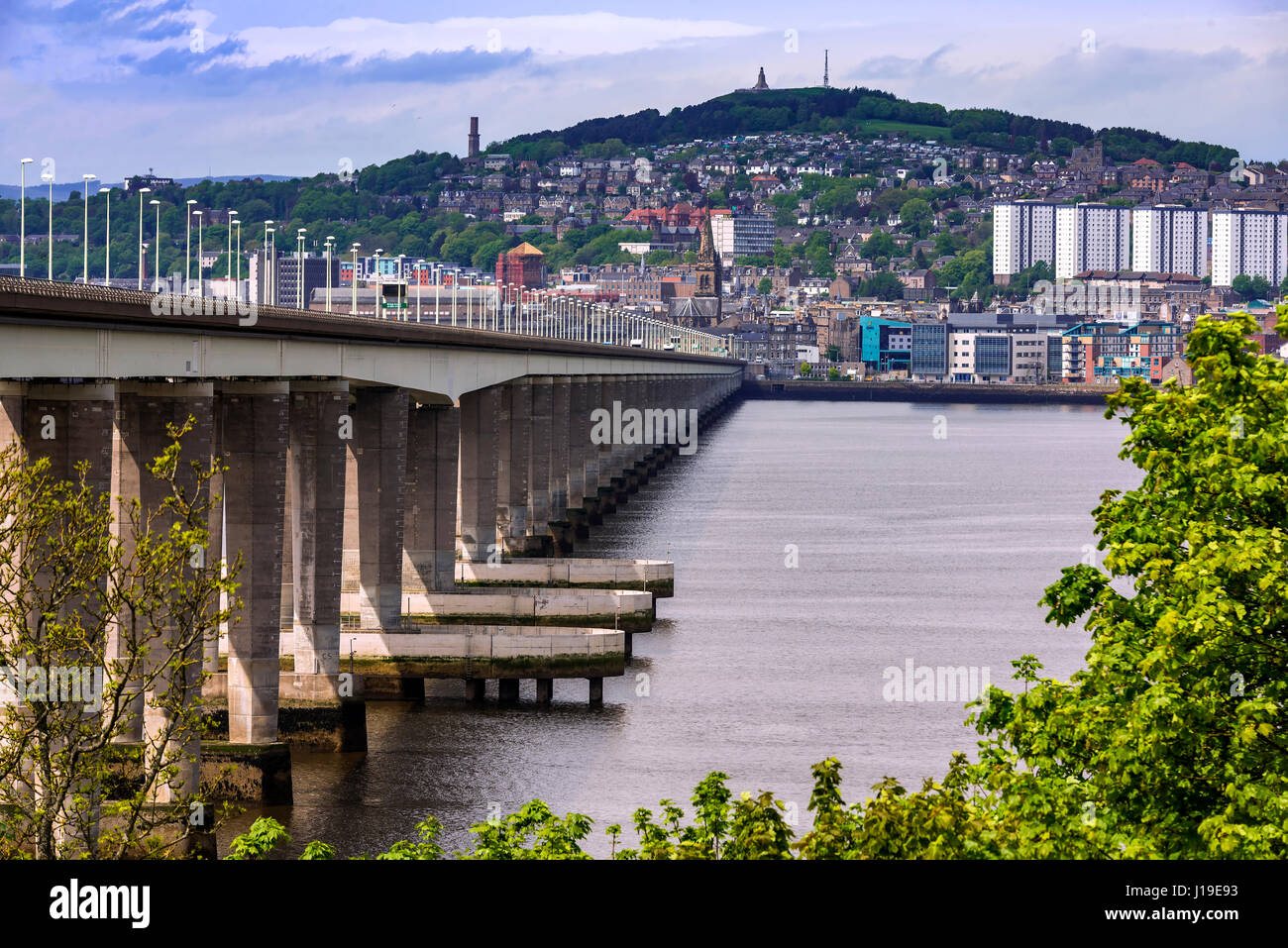 Dundee and the river Tay road bridge Stock Photo - Alamy