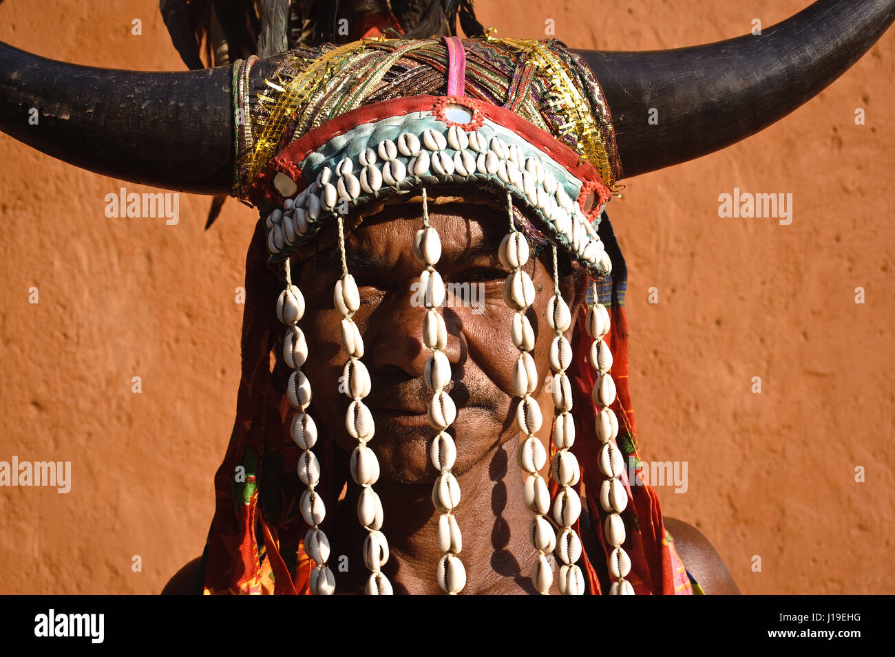 Bison horn maria tribal dance hi-res stock photography and images - Alamy
