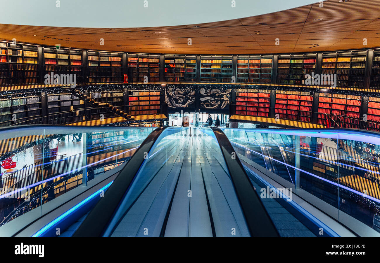 Birmingham Central Library Brutalism High Resolution Stock Photography ...