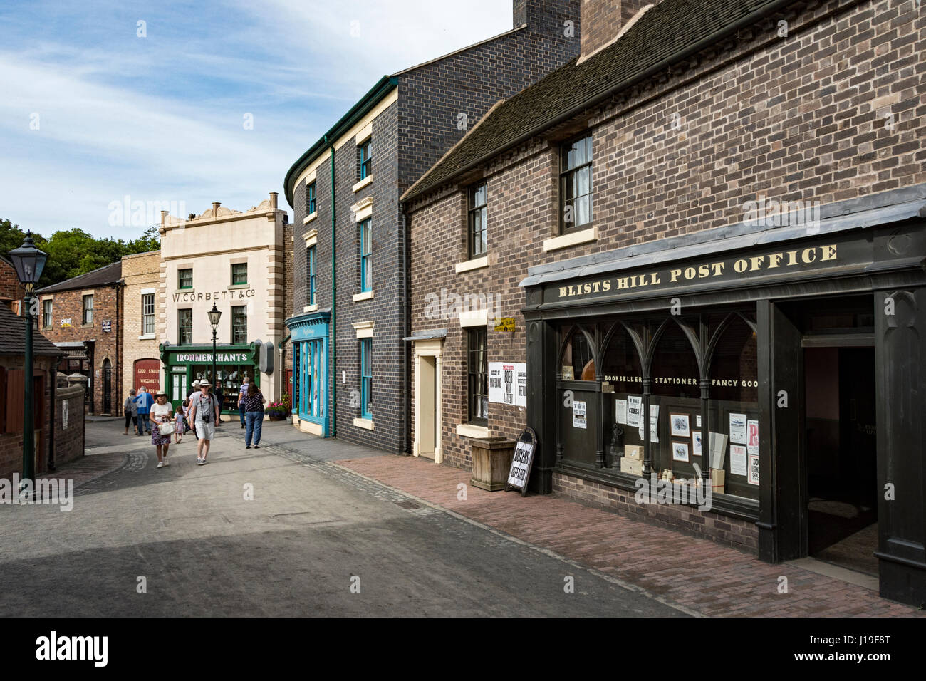Victorian shop fronts hi-res stock photography and images - Alamy