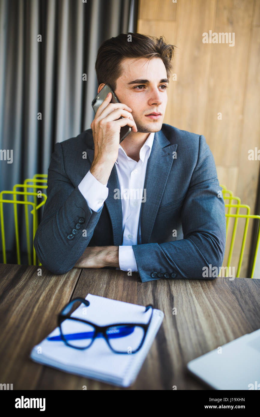 Wrong sitting posture hi-res stock photography and images - Alamy