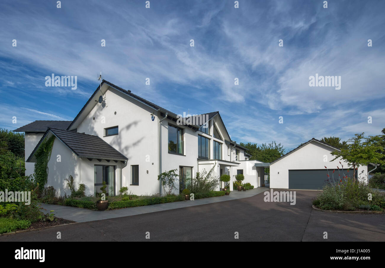 Oblique front view hi-res stock photography and images - Alamy