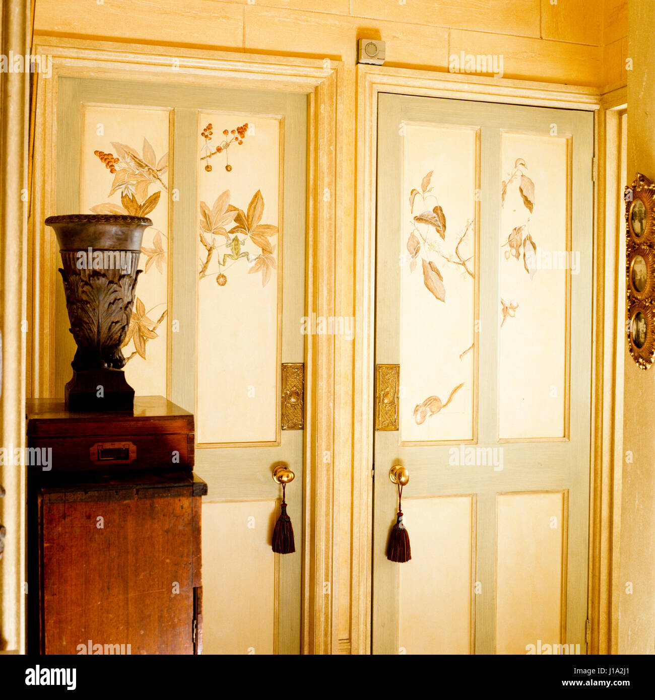 Decorative painted doors hi-res stock photography and images - Alamy