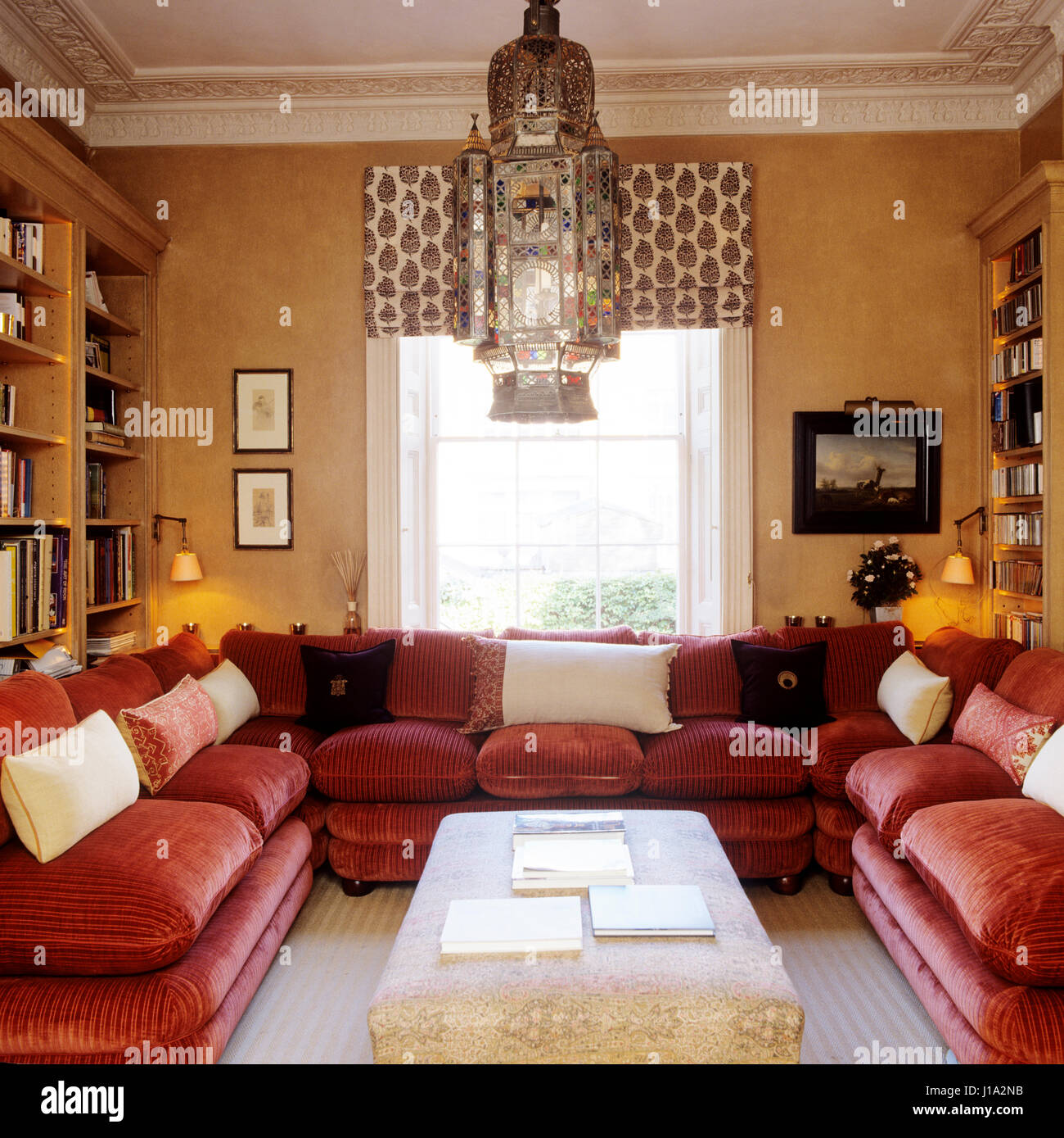 Eclectic style living room Stock Photo - Alamy
