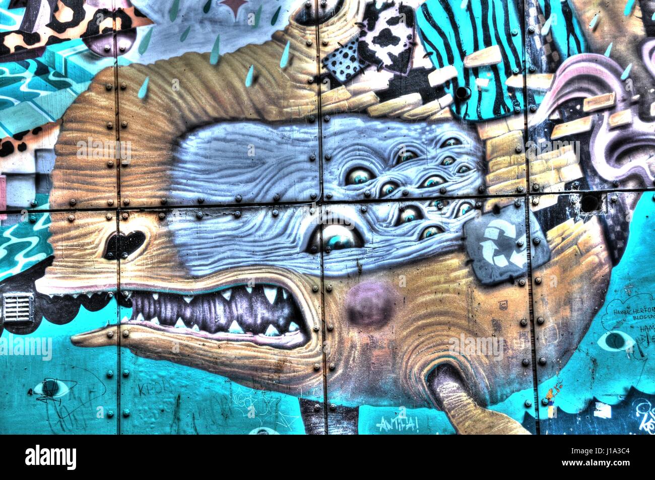 Urban graffite of a distressed Whale, Manchester, UK Stock Photo - Alamy
