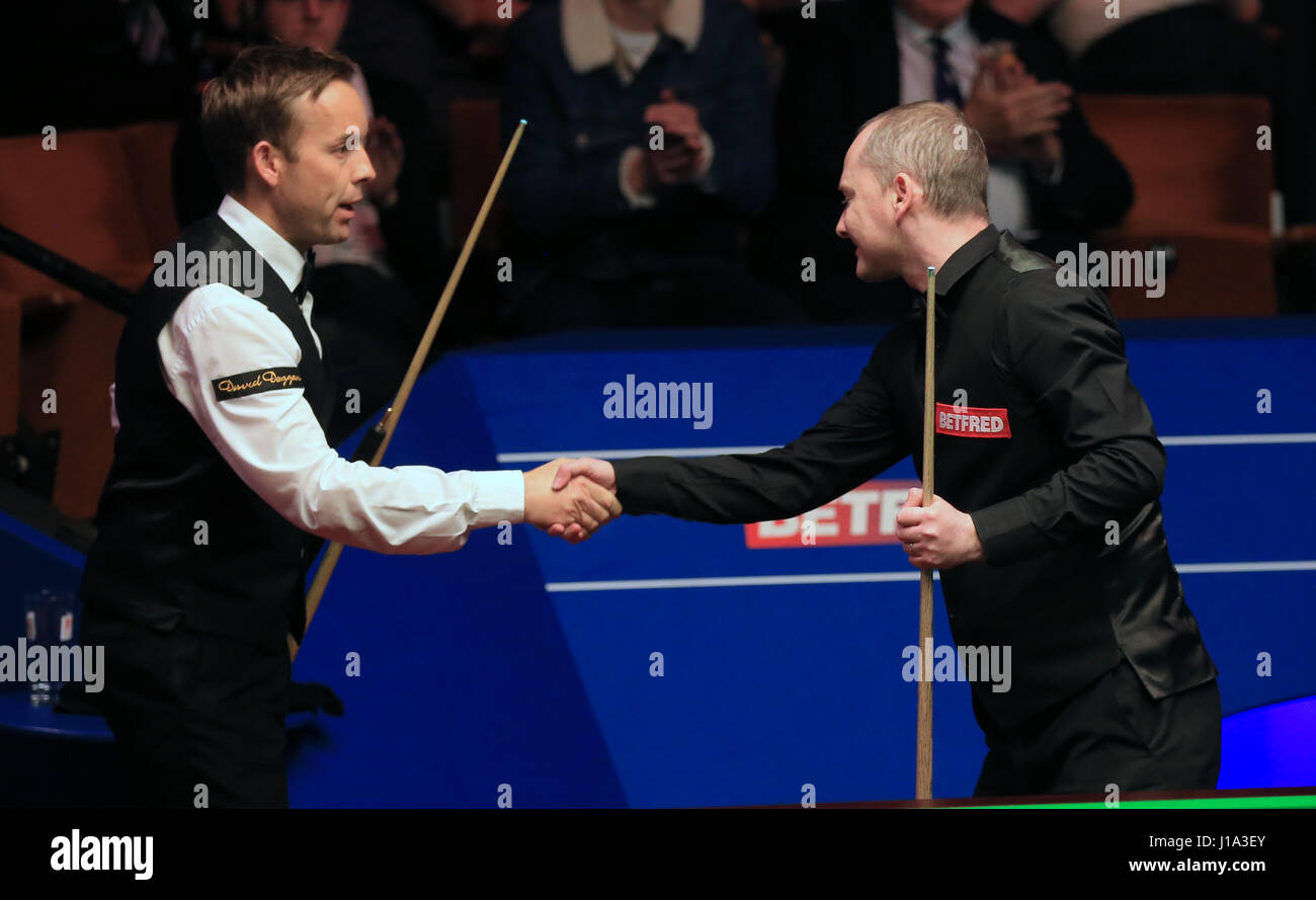 Graeme Dott shakes hands with Allister Carter after winning his match ...