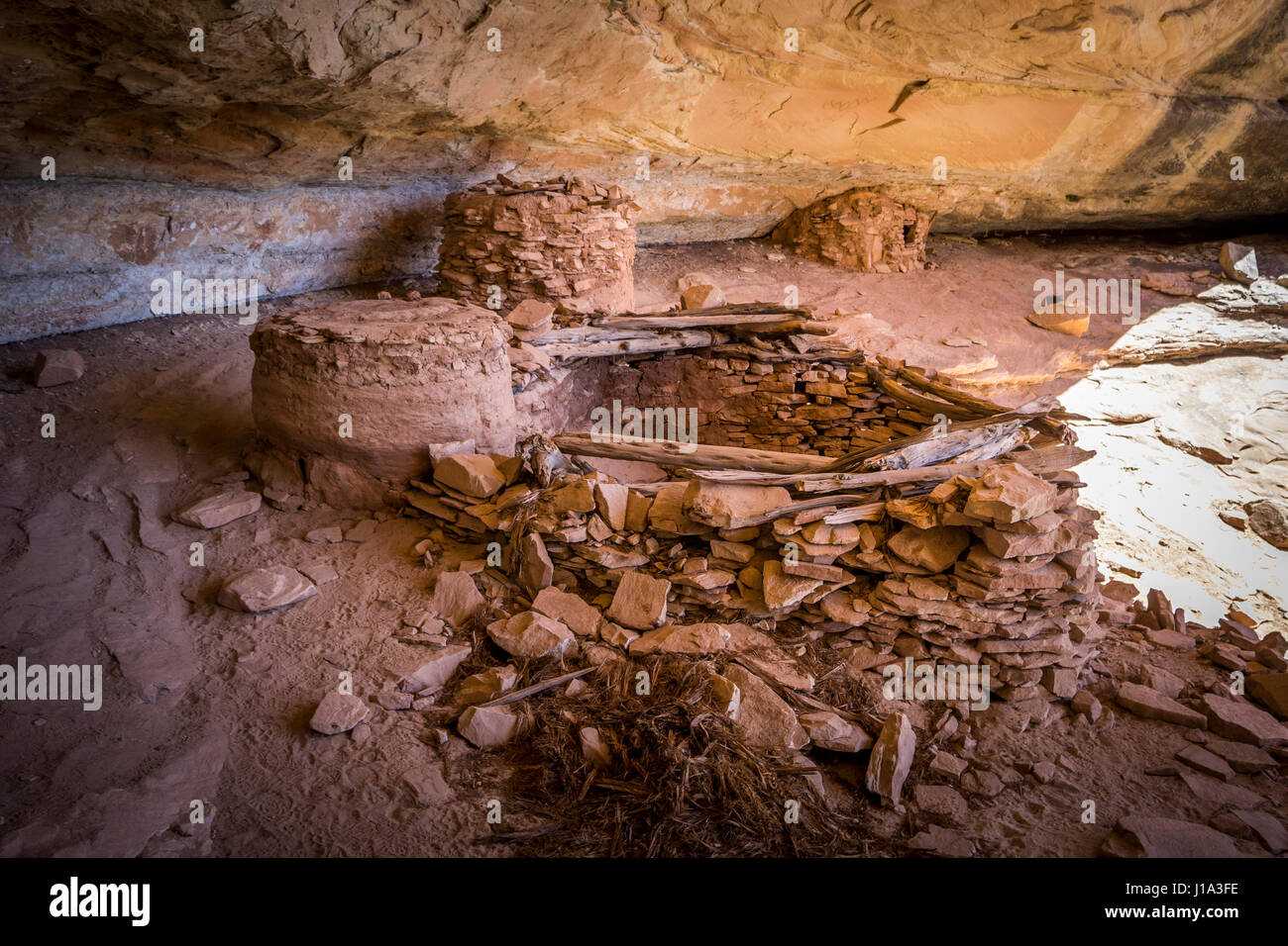 Indian ruins, Owl canyon. Taken during a two day backpacking trip down ...