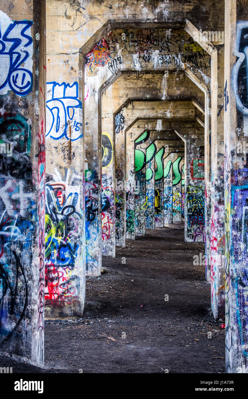 Graffiti pier hi-res stock photography and images - Alamy