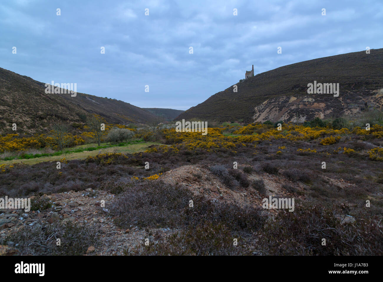 Mining landscape at Porthtowan in North Cornwall Stock Photo - Alamy