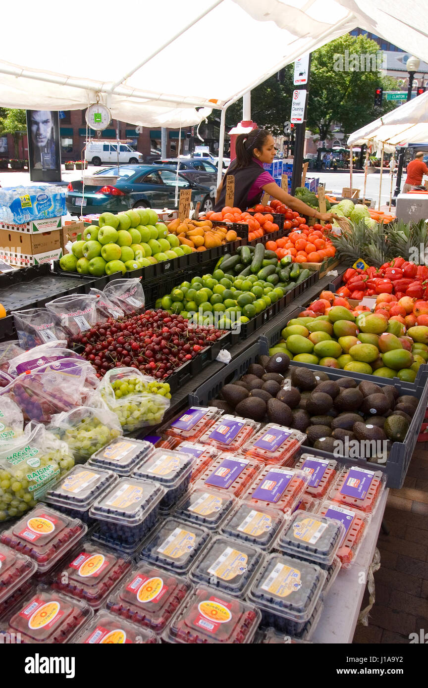 Haymarket Square - Boston, Massachusetts (USA(- The outdoor farmer's ...