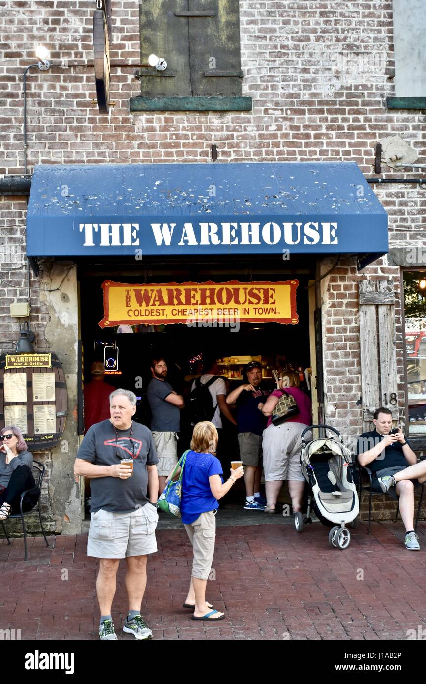 Beer warehouse hi-res stock photography and images - Alamy